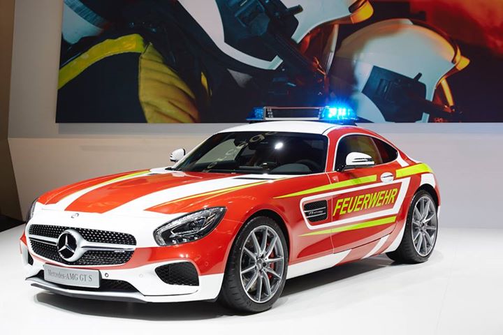 Mercedes-AMG GT S Fire Department Edition. Nu prea arată ca o mașină de ...