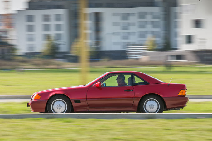 Test retro Mercedes SL R129 realizat de Motor Klassik - MercedesBlog.ro
